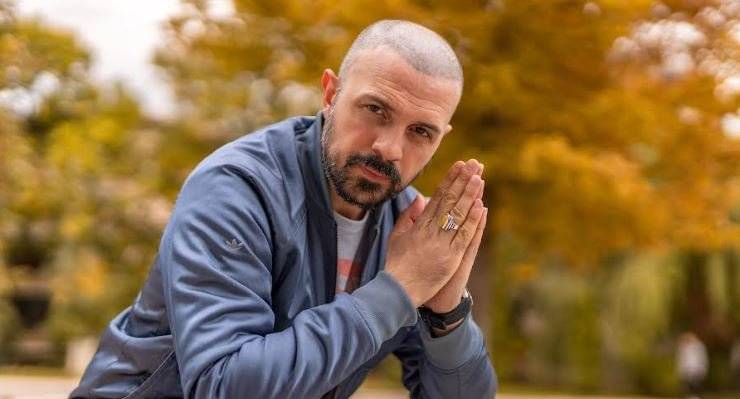 Ertan Saban müthiş performansıyla Show TV'de ekrana geliyor, kardeşi ...
